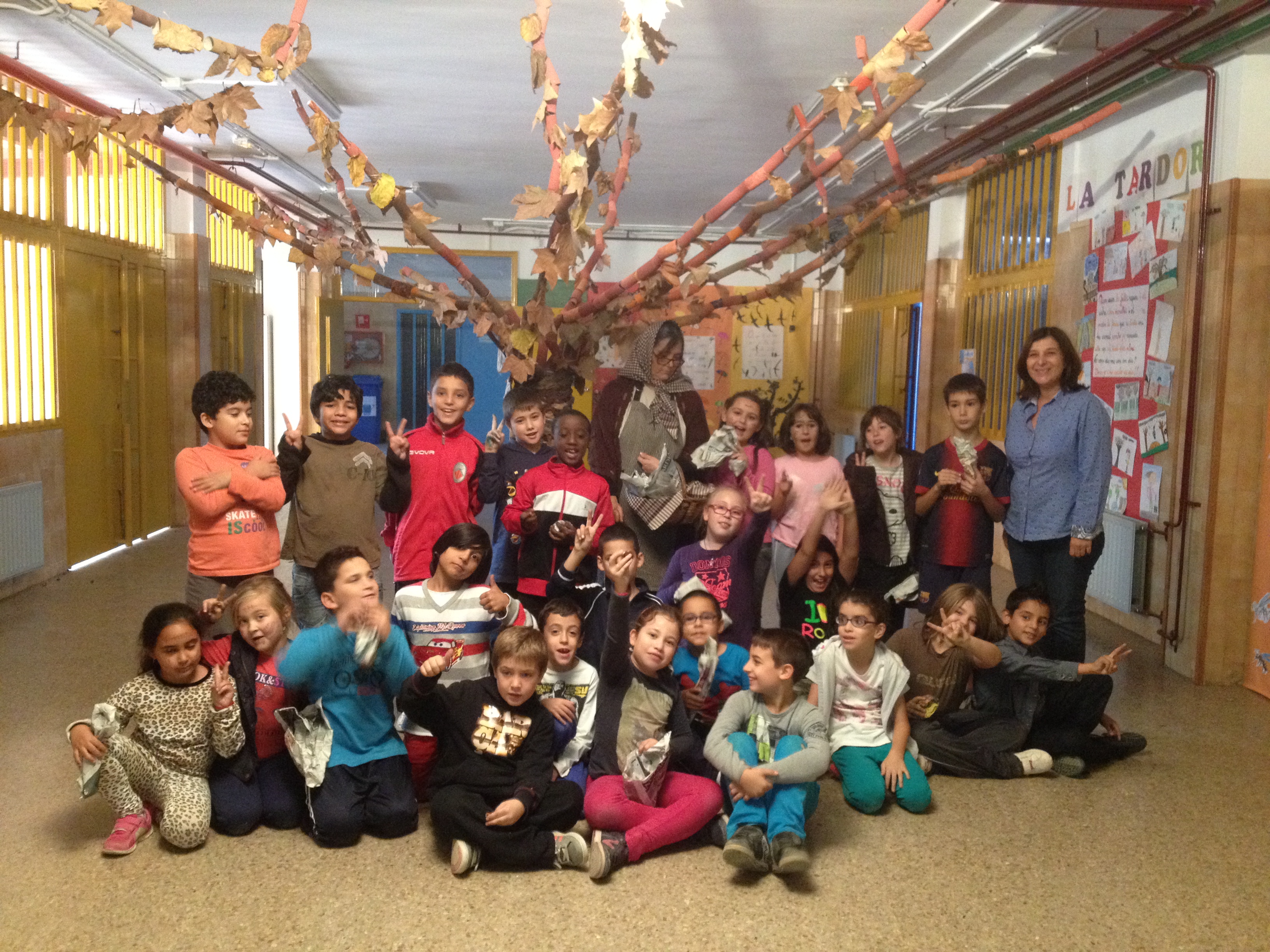 La Castanyera amb els nens i les nenes del cicle mitjà | Castanyada 2013