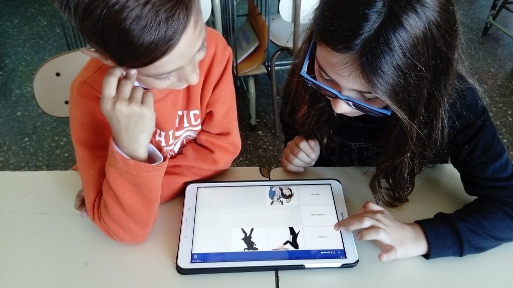 English at Sant Julià school » 3rd grade. We love tablets!