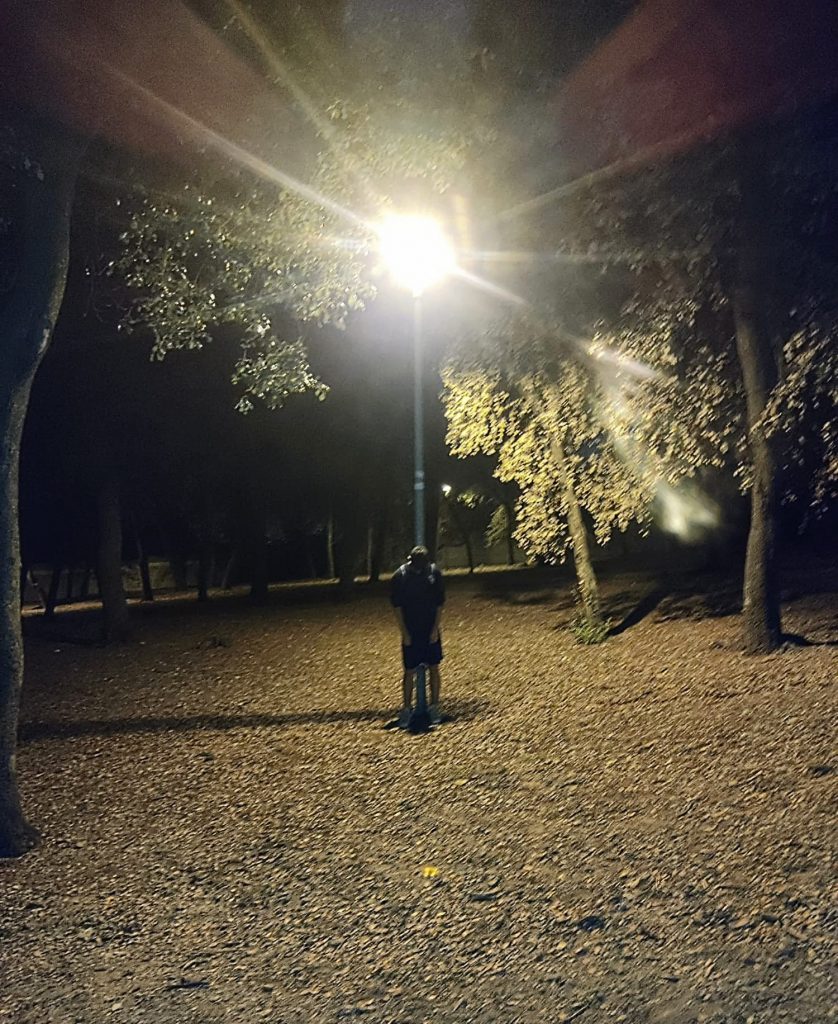 52. Per què és tan difícil trobar la llum dins de la foscor? Liam Núñez ...